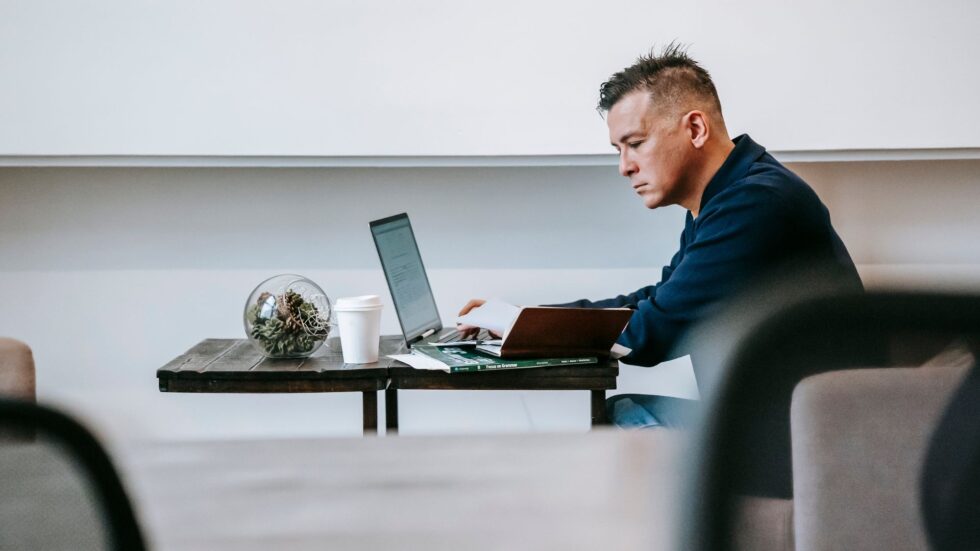 How to Stay Focused at Work When You’re Coworking